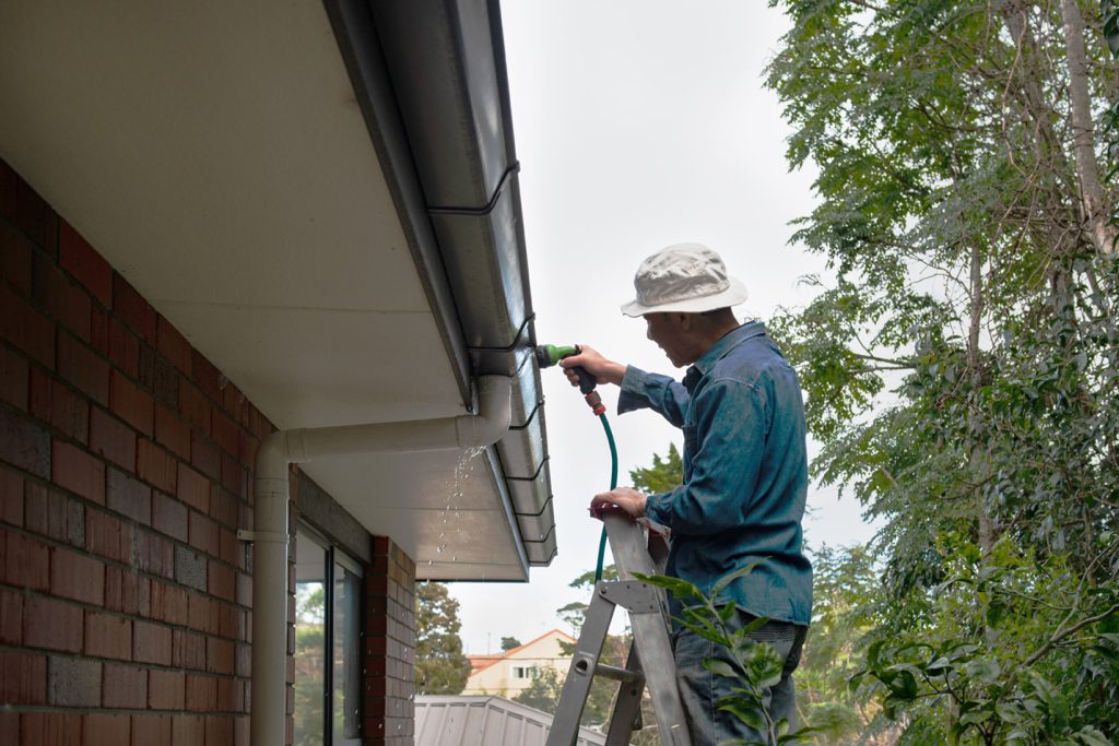 Guidelines for How to Clean Your Gutters and Downspouts